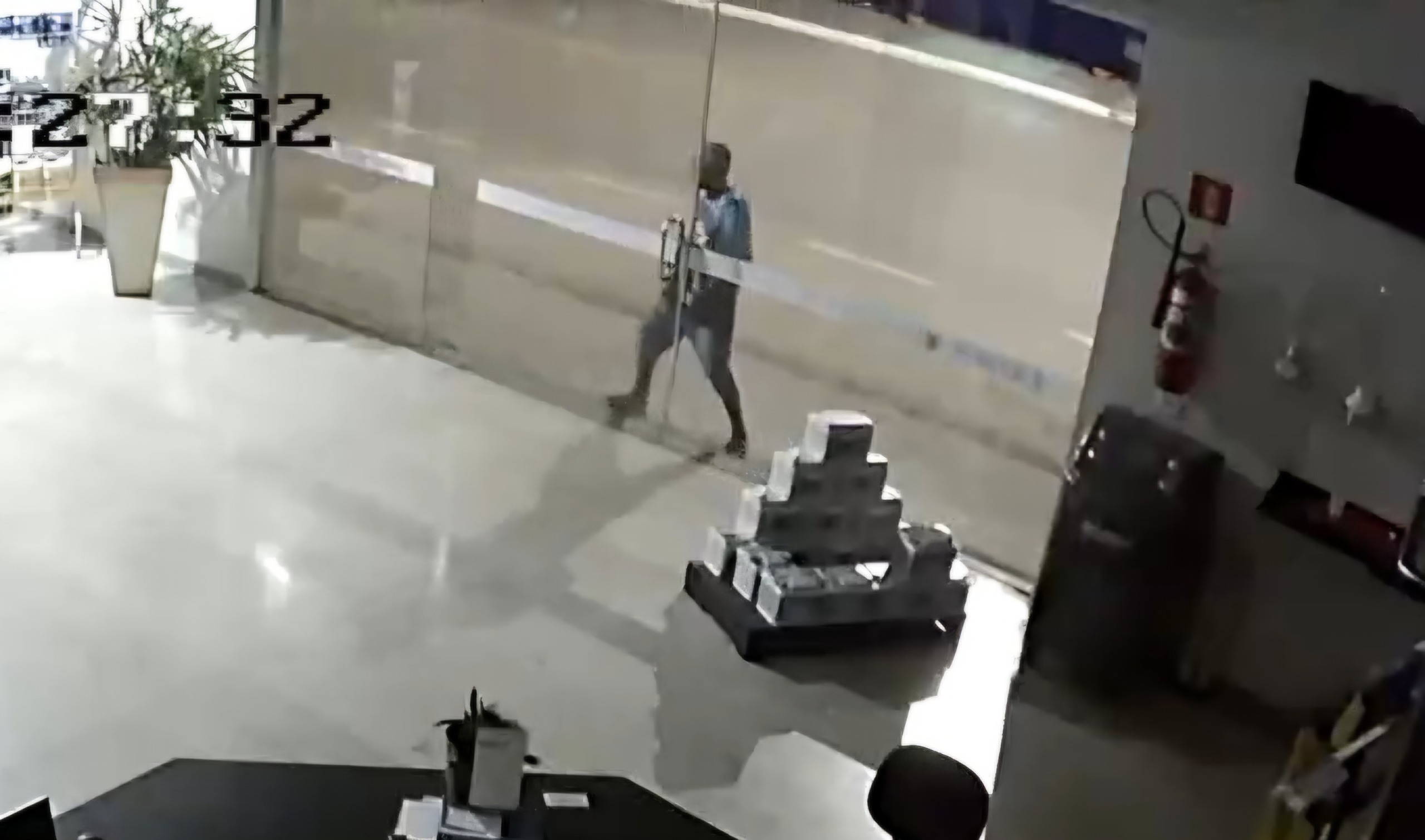 Adolescente acusado por série de furtos é apreendido em flagrante - RCN67