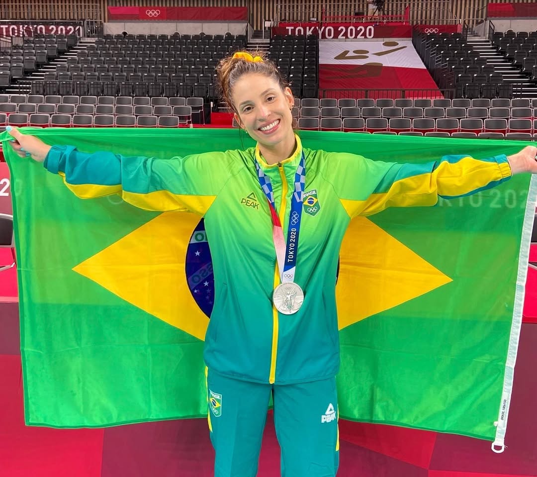 Camila Brait anuncia aposentadoria após a próxima Superliga: “Tudo na ...