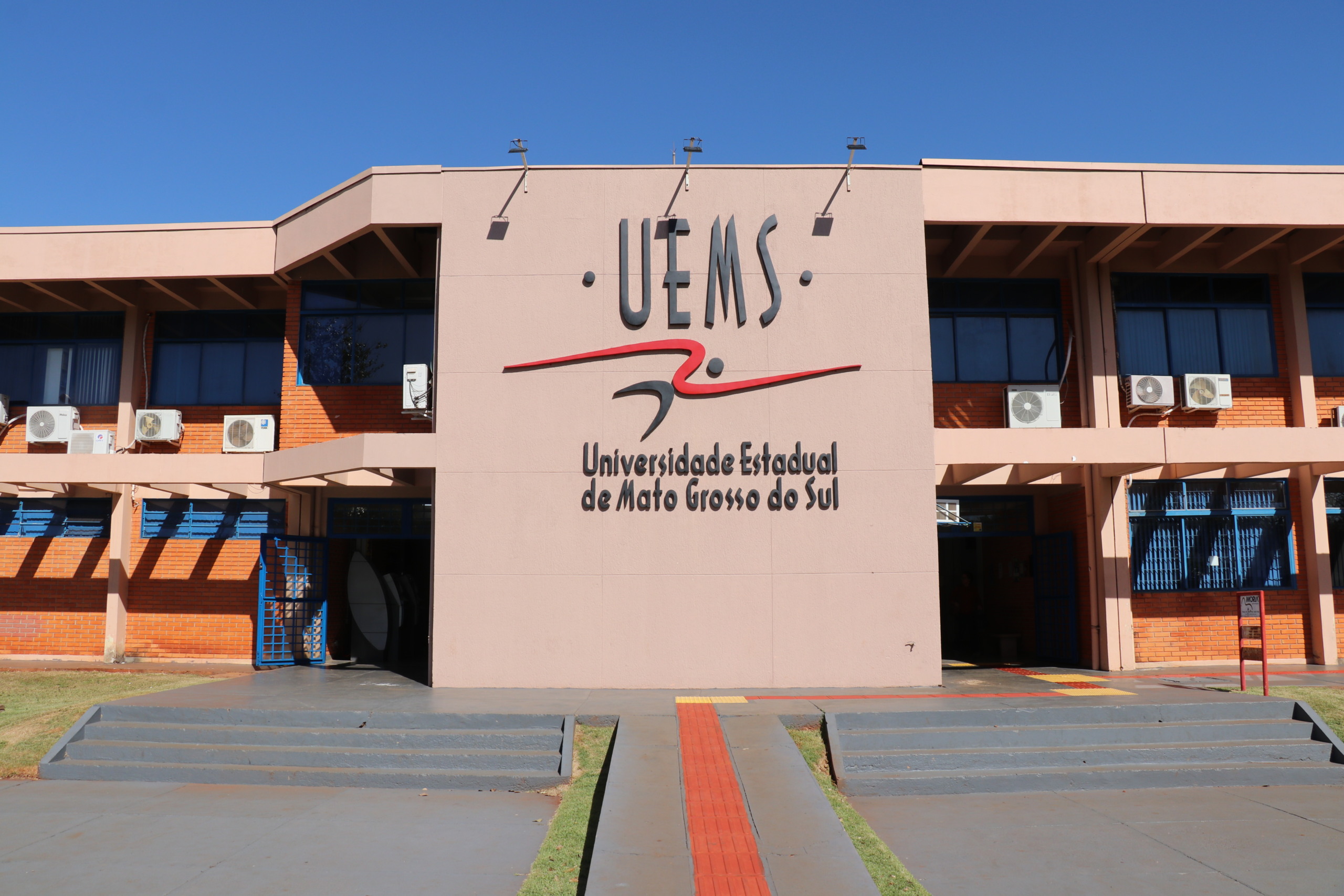 UEMS abre inscrições para Transferência Externa em cursos presenciais ...