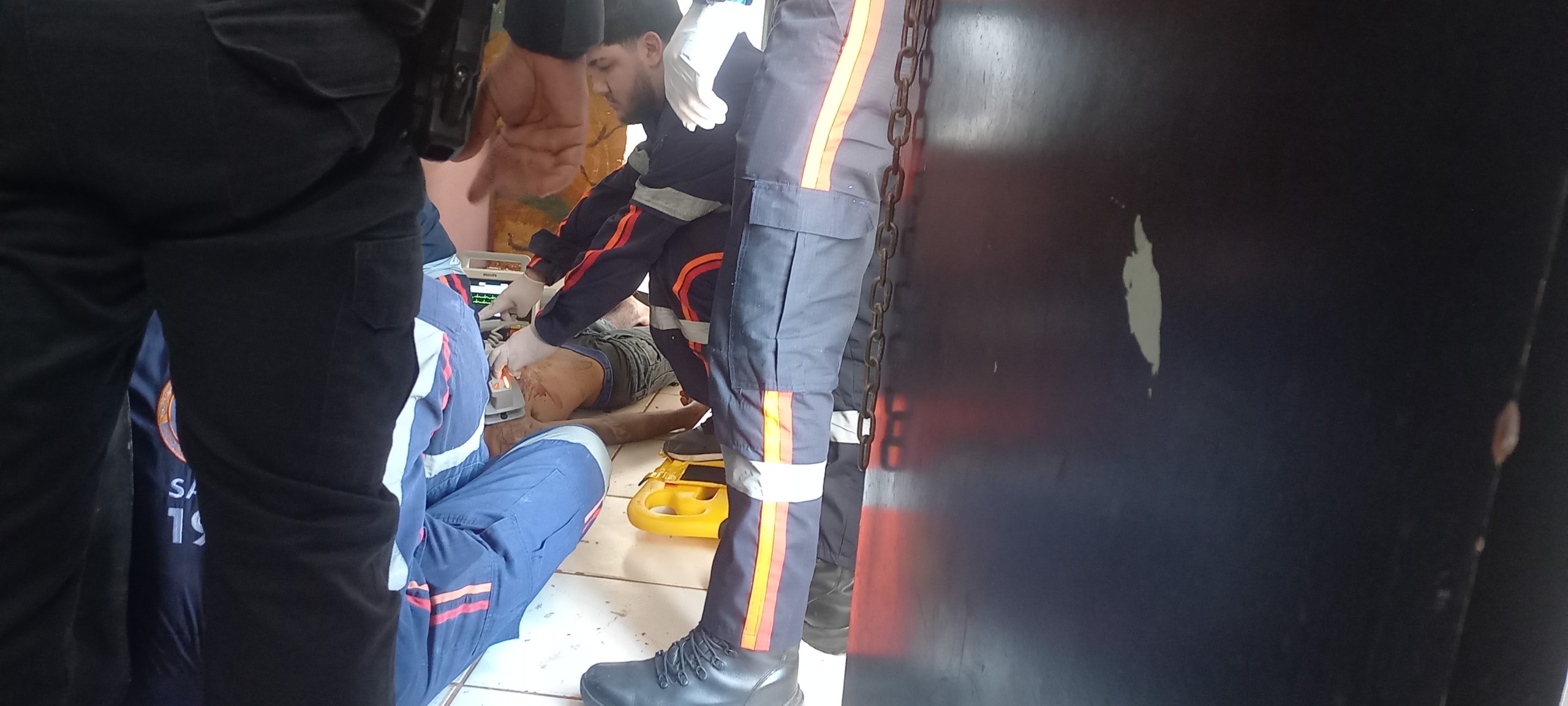 Homem leva tiro na cabeça e Samu consegue socorrer baleado com vida ao ...